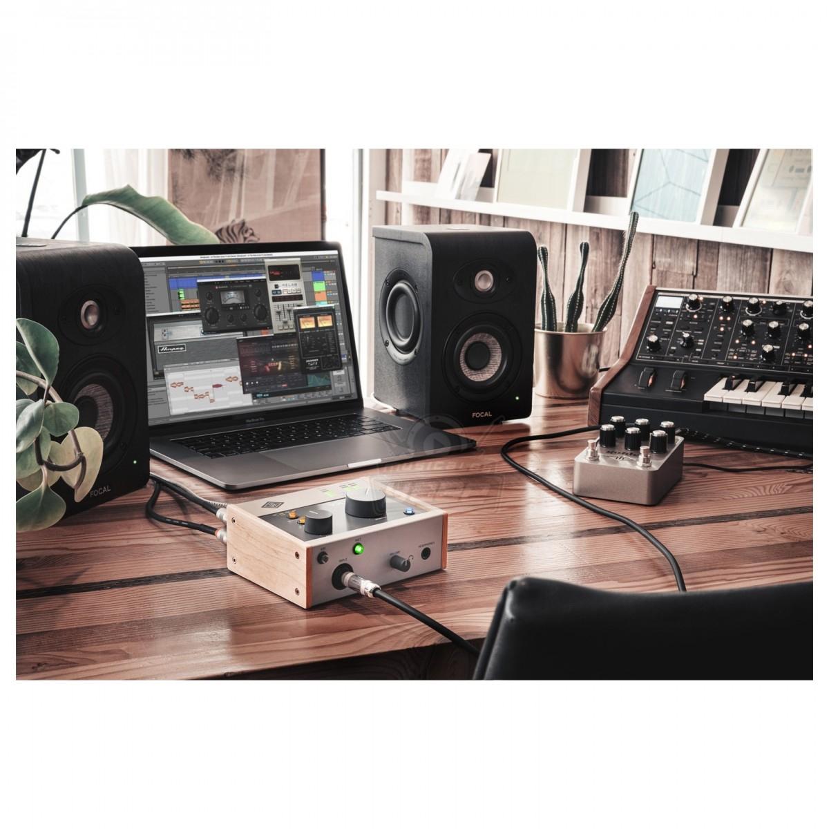 VOLT176 X UNIVERSAL AUDIO INTERFASE DE AUDIO 1 ENTRADA 2 SALIDAS